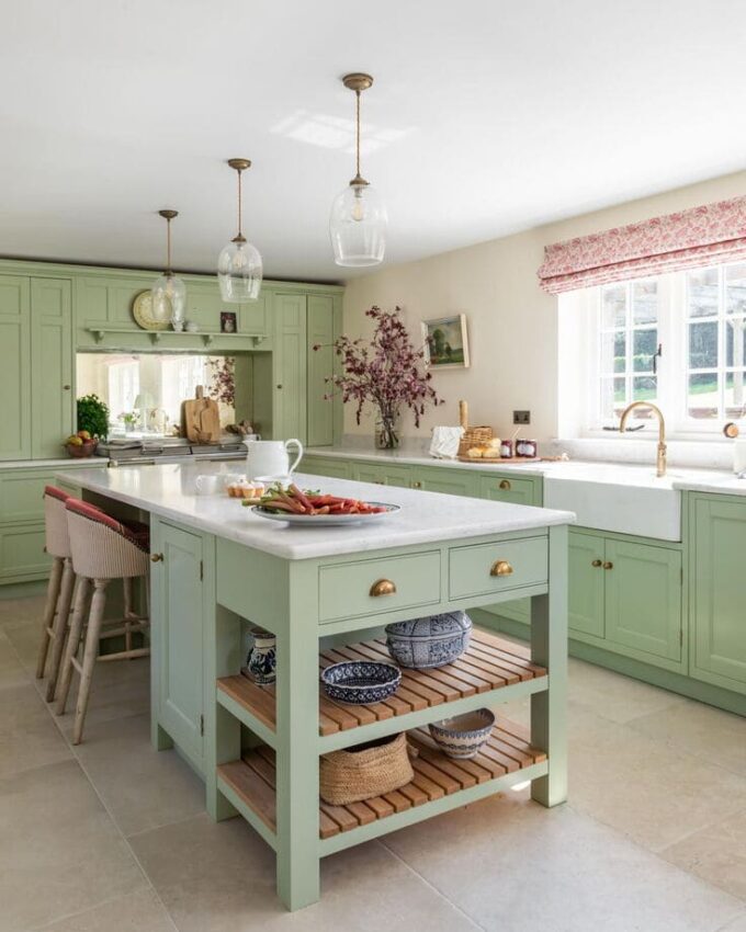 Gorgeous Green Kitchen Ideas That Will Stand the Test of Time ...